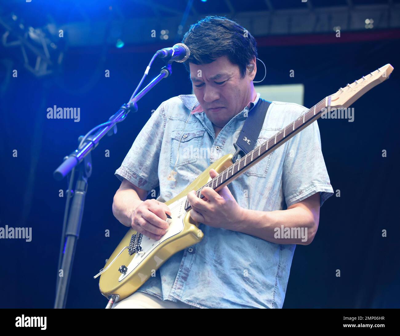 Todd Mohr of Big Head Todd and The Monsters open for the Goo Goo Dolls ...