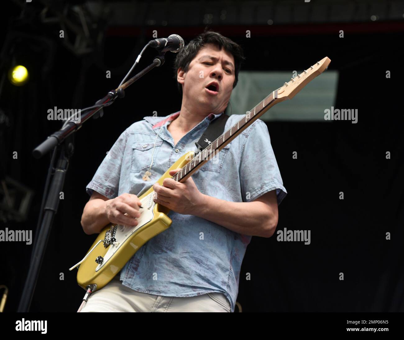 Todd Mohr of Big Head Todd and The Monsters open for the Goo Goo Dolls ...