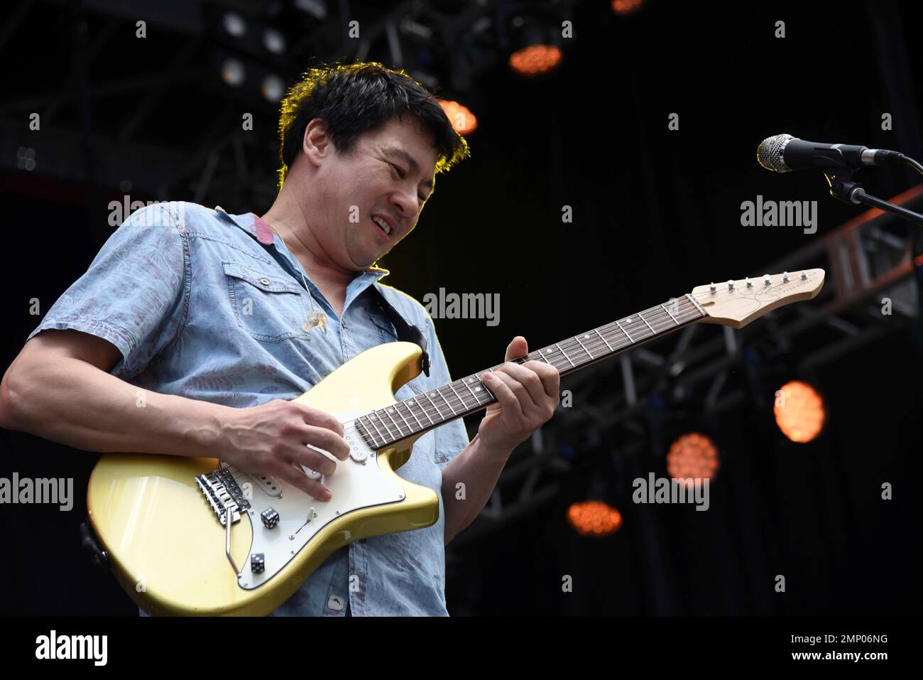 Todd Mohr of Big Head Todd and The Monsters open for the Goo Goo Dolls ...
