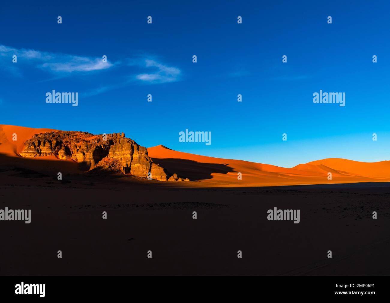 Rocks and sand dunes in Sahara desert, Tassili N'Ajjer National Park ...