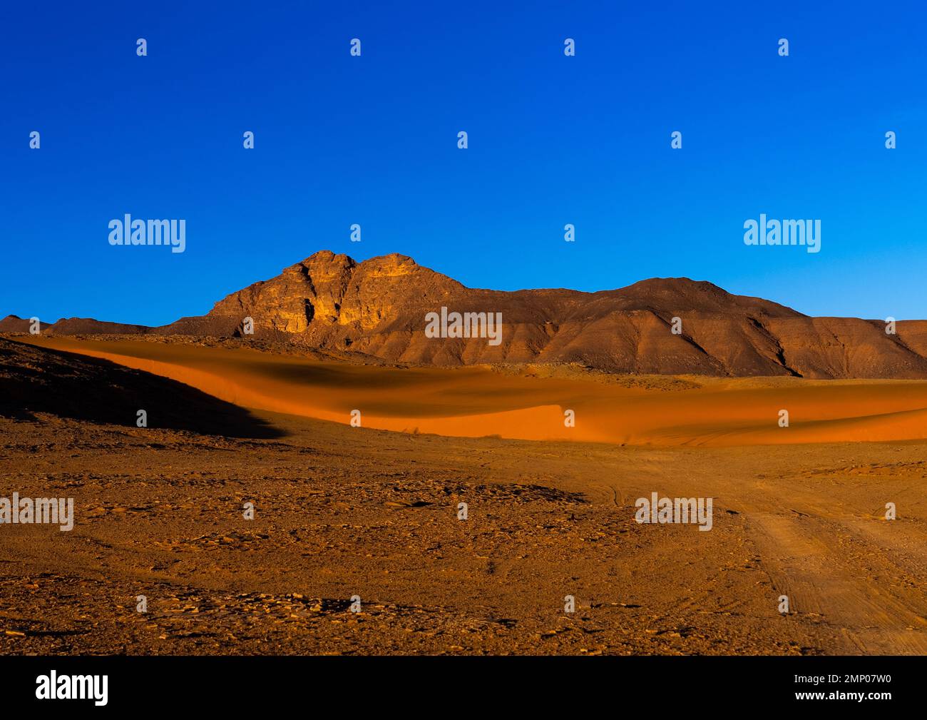 Sand dunes in the Sahara desert, Tassili N'Ajjer National Park, Tadrart ...