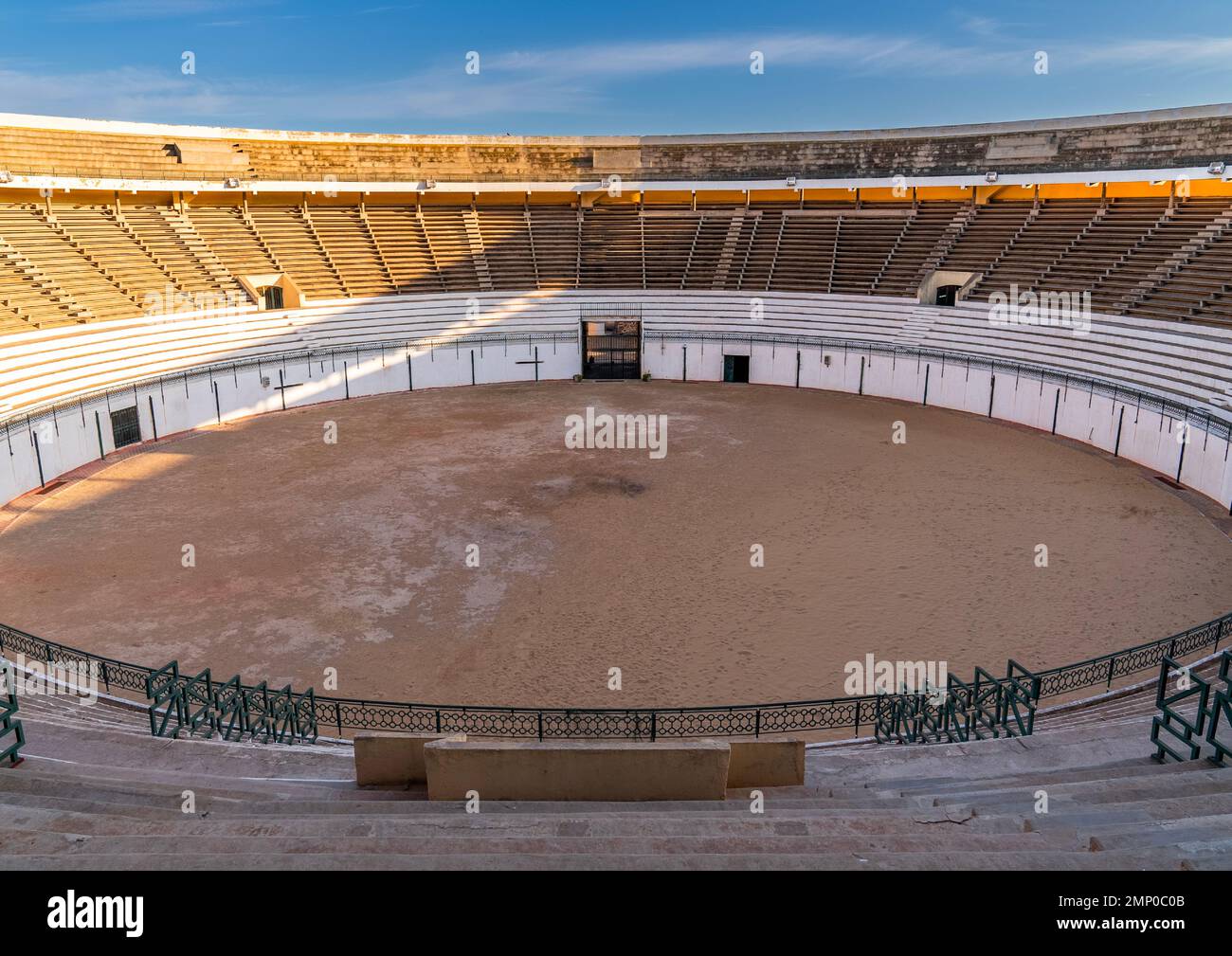Empty arena hi-res stock photography and images - Alamy
