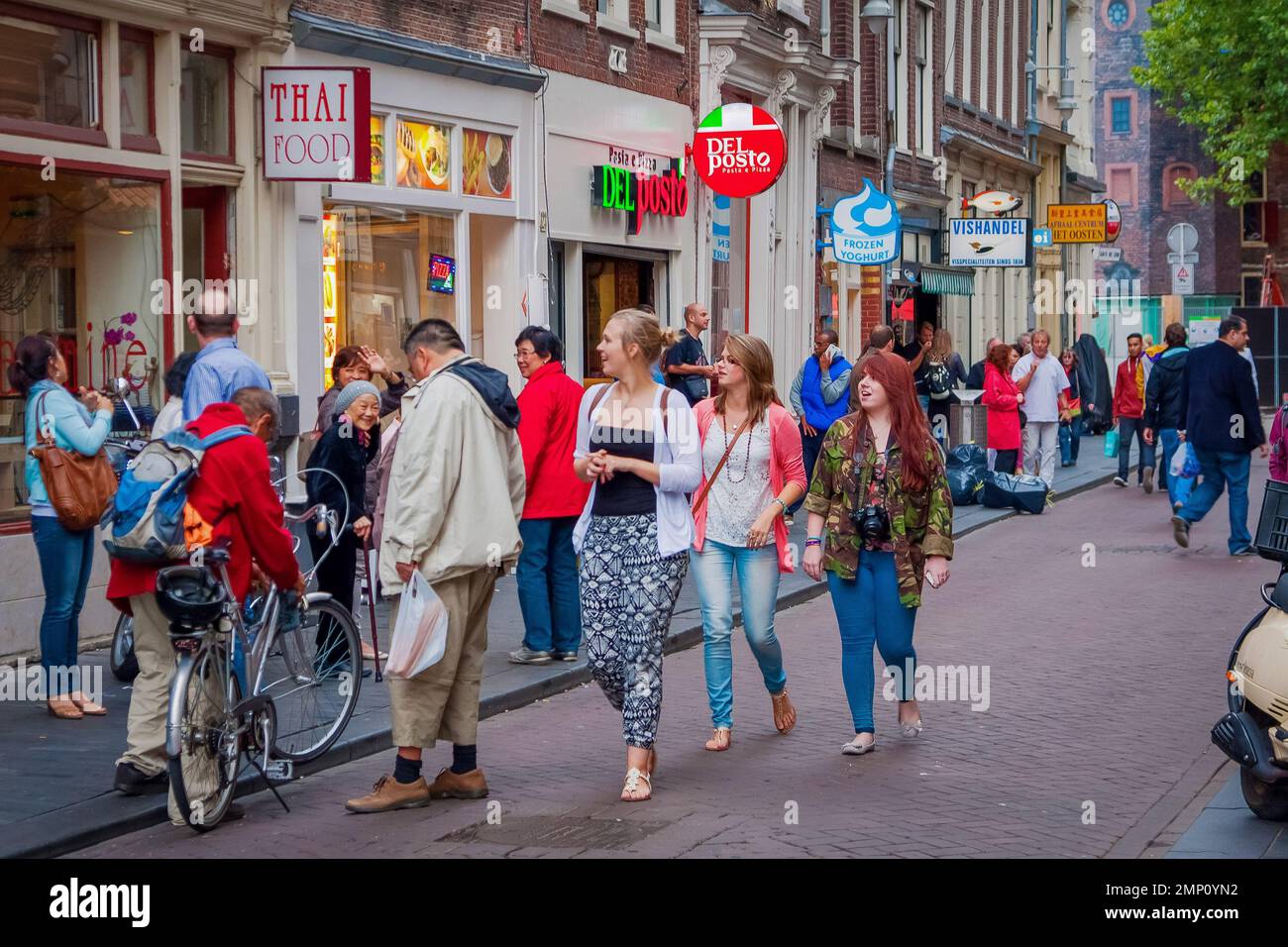 Zeedijk amsterdam hi-res stock photography and images - Alamy