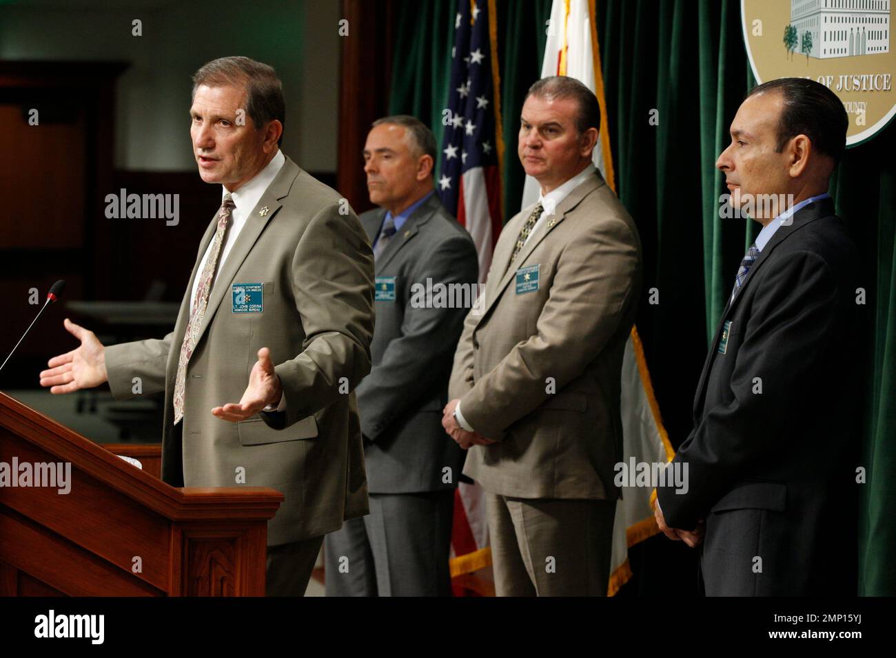 Los Angeles County Sheriff's Department Homicide Bureau Lt. John Corina ...