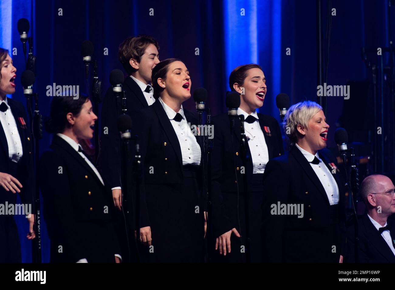 221007-N-DD694-1380 WASHINGTON (Oct. 7, 2022) Members of the United ...