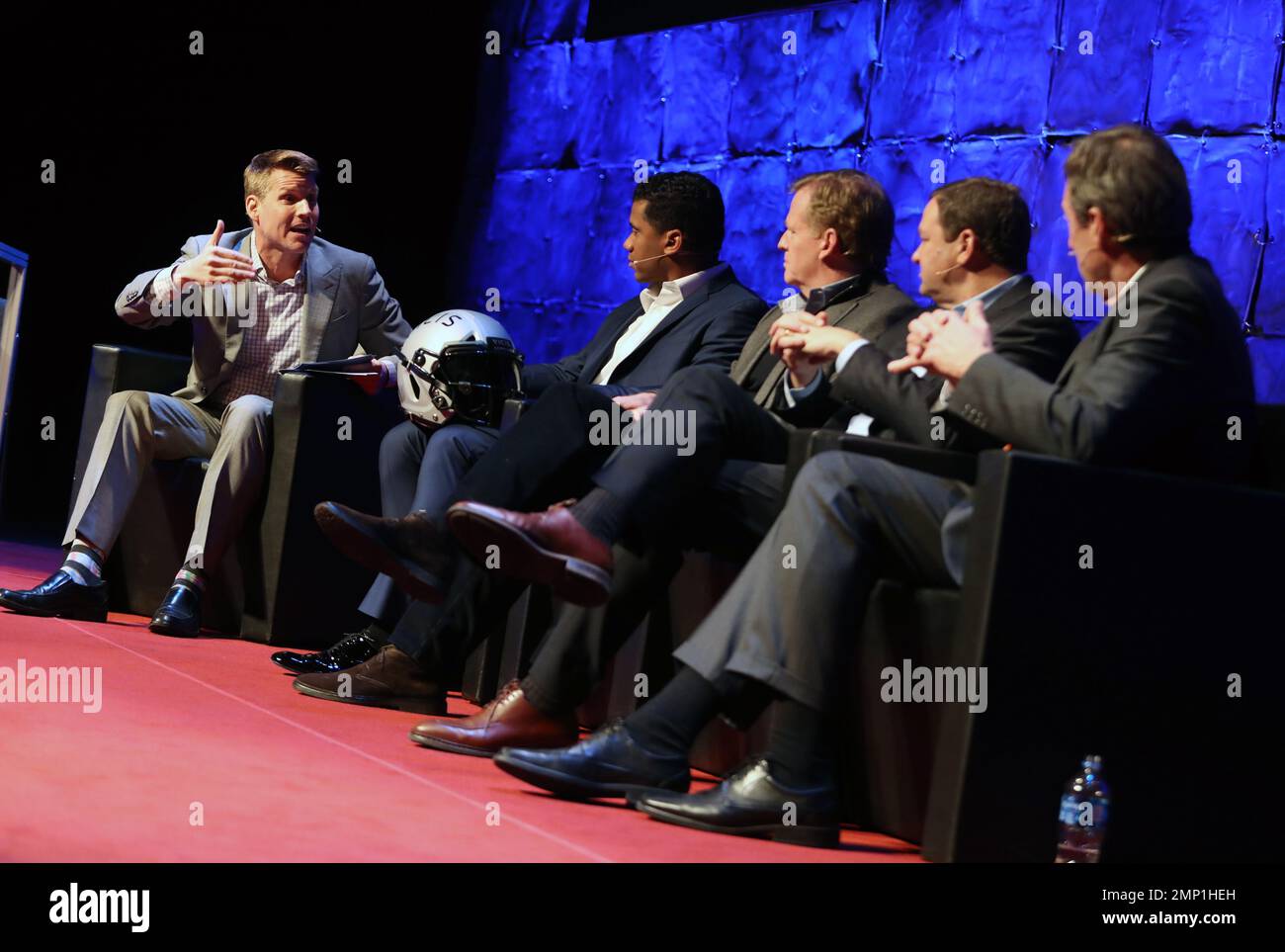 IMAGE DISTRIBUTED FOR NFL - From left, Scott Hanson hosts a panel ...