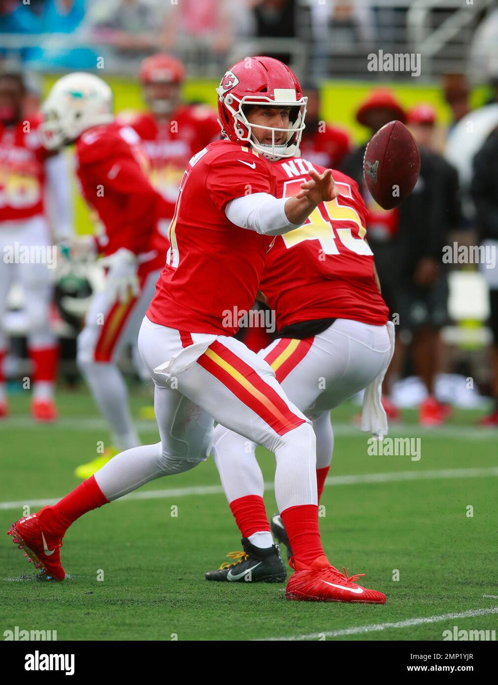 Kansas City Chiefs quarterback Alex Smith (11) tosses a pitch during ...