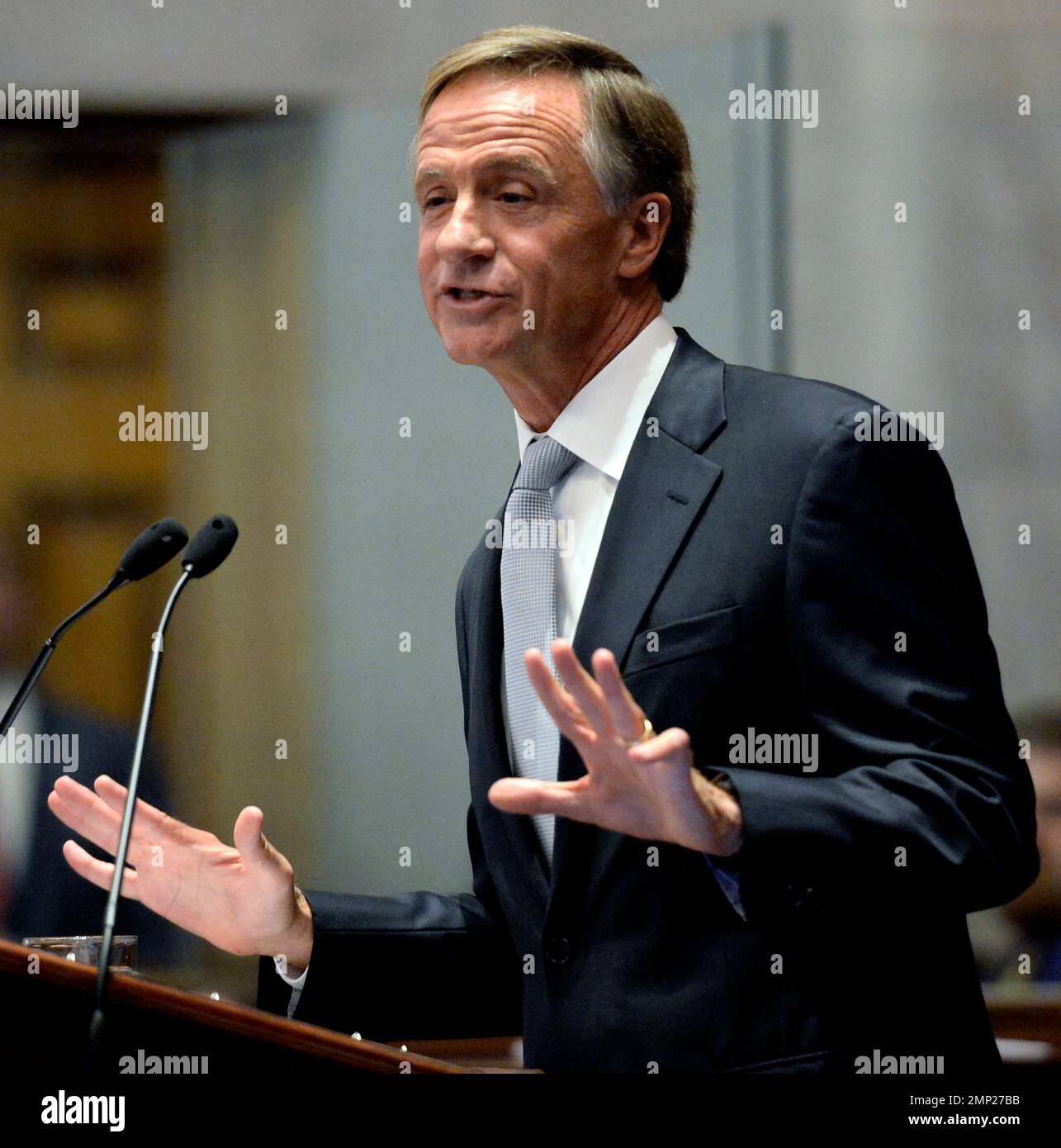 Tennessee Gov. Bill Haslam gives his annual State of the State address ...
