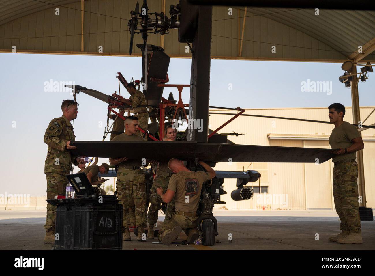 Soldiers from the 101st Airborne Division, Combat Aviation Brigade ...