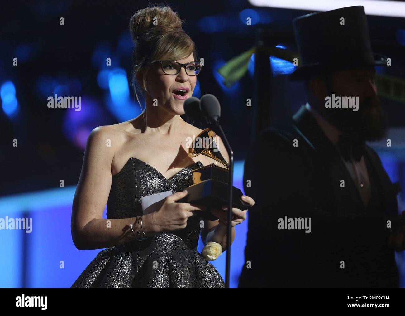 Lisa Loeb accepts the children's album award for "Lemonade" at the 60th ...