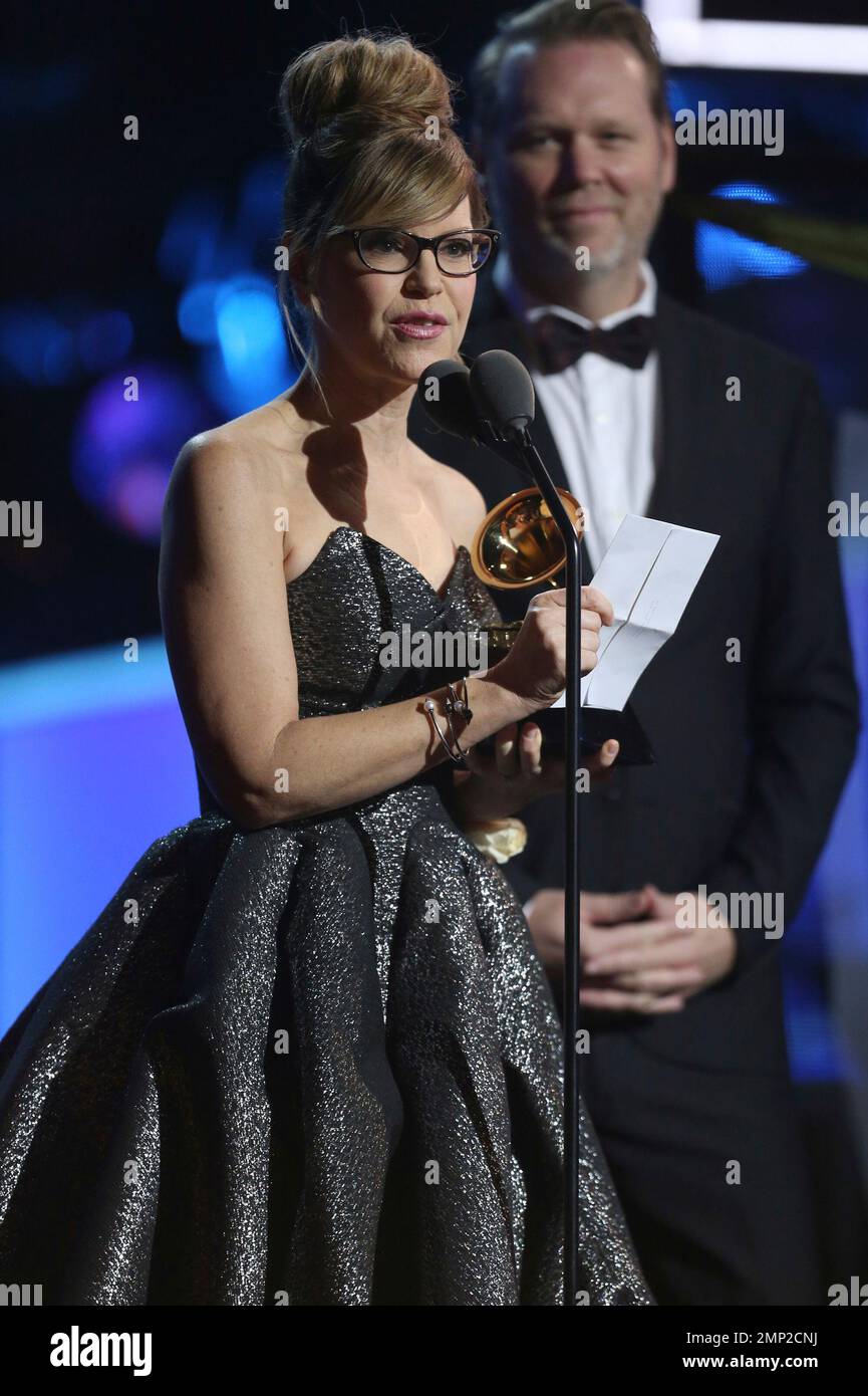 Lisa Loeb accepts the children's album award for "Lemonade" at the 60th ...