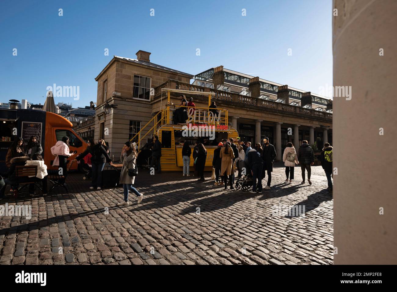 Covent garden square hi-res stock photography and images - Alamy