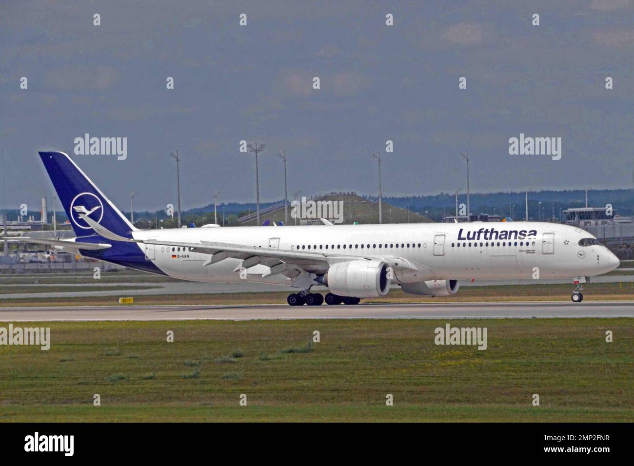 Germany, Bavaria, Munich: D-AIXN Airbus A.350-941 (c/n 292) of ...