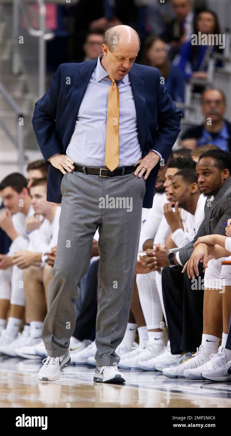 Pittsburgh head coach Kevin Stallings paces in front of the bench ...