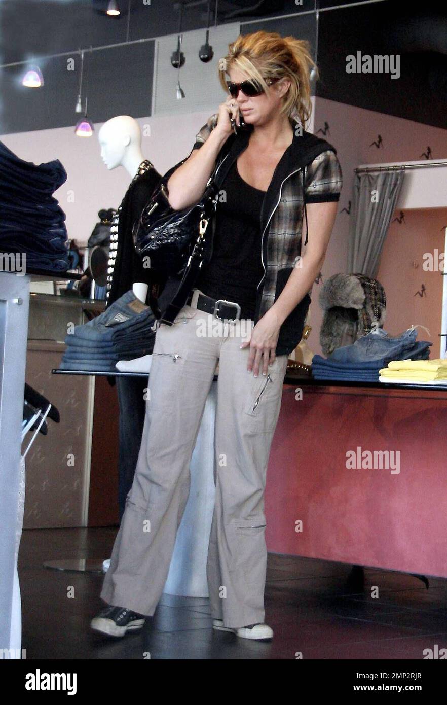 Supermodel Rachel Hunter shops for a new dress at the Lisa Kline ...