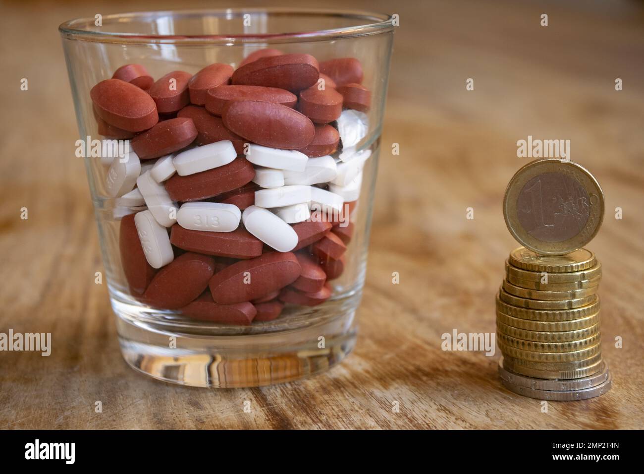 Economic health in medicine hi-res stock photography and images - Alamy