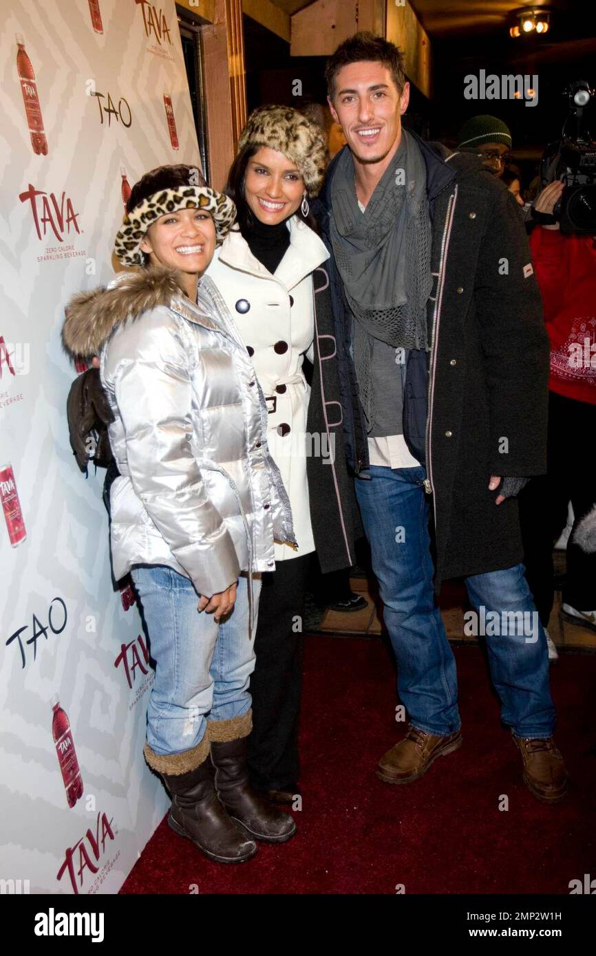 Nia Peeples and Eric Balfour on the red carpet at the Tava Sparkling ...