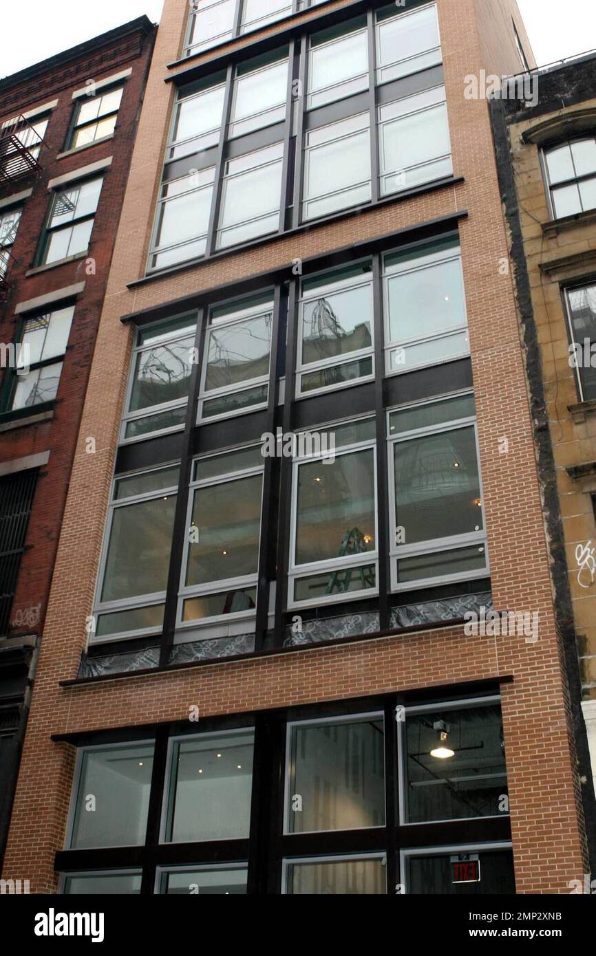 Actor Mike Myers has reportedly purchased a six-room penthouse in this ...