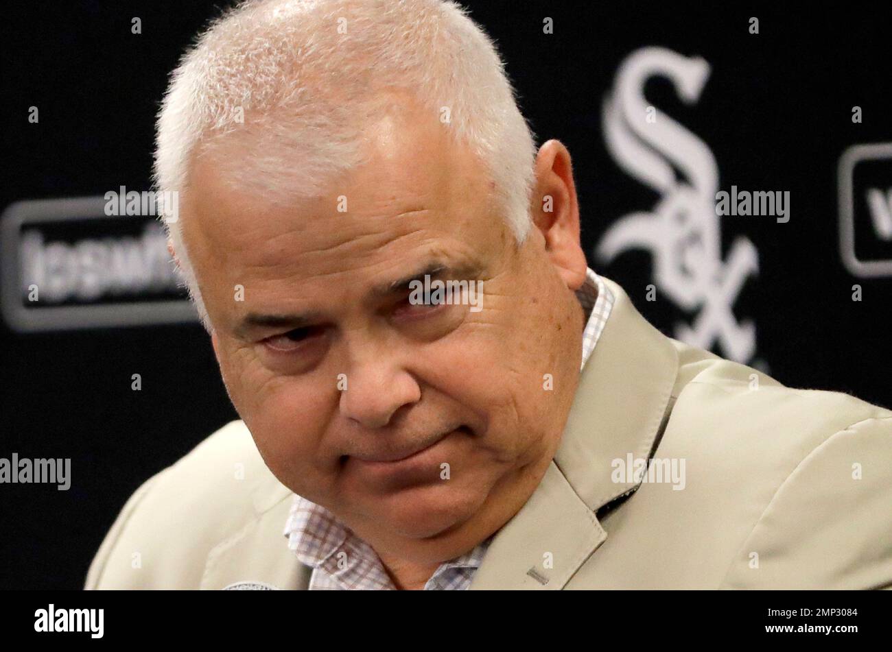 Chicago White Sox manager Rick Renteria listens to a question during ...