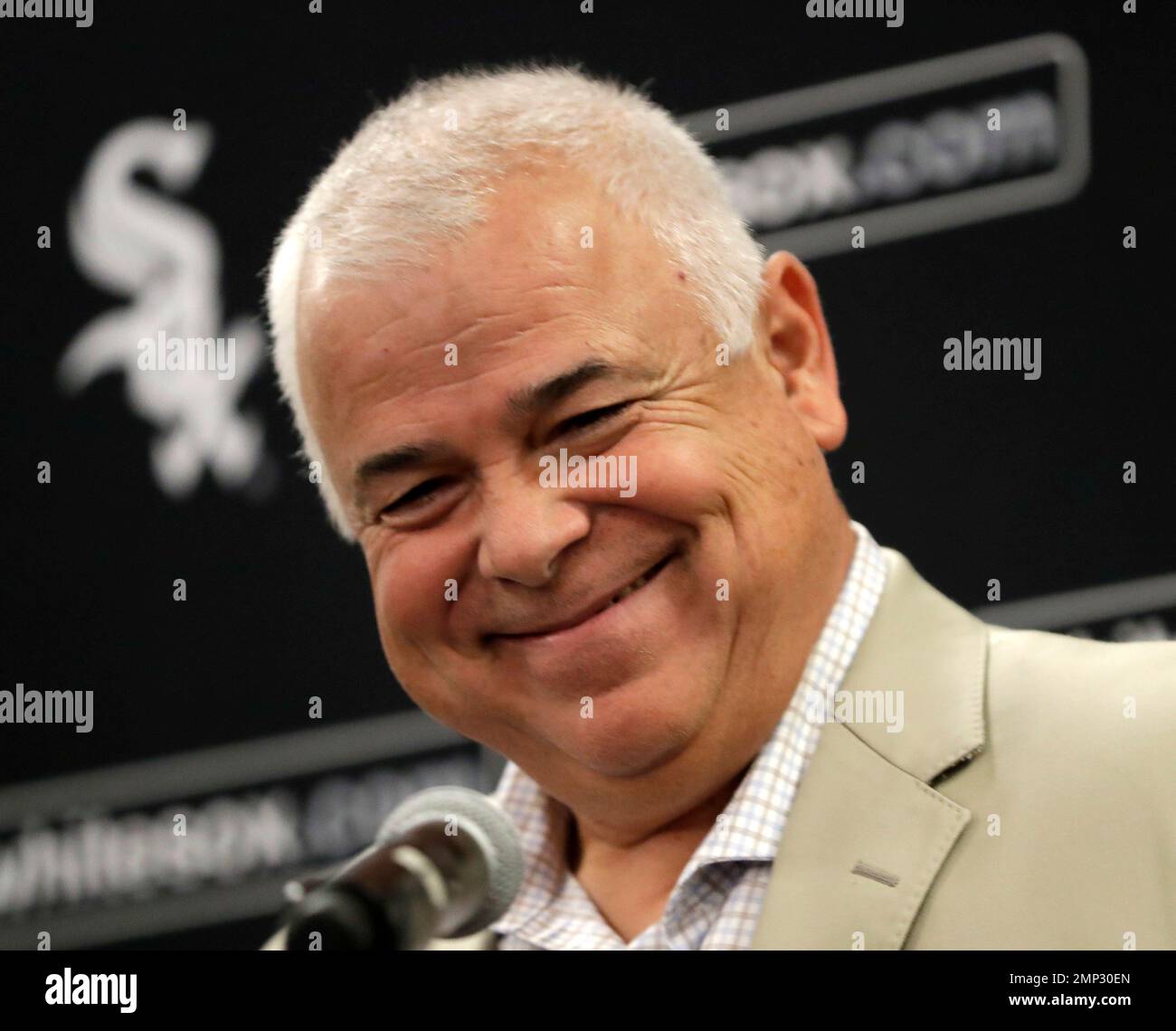 Chicago White Sox manager Rick Renteria smiles during the team's ...