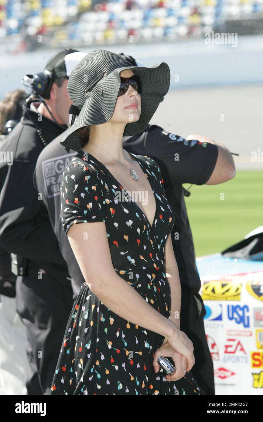 Actress Ashley Judd hid from the Florida sun under a floppy hat as she ...