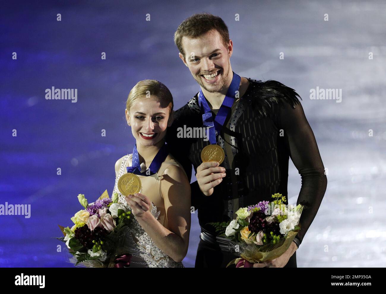 First place winner Tarah Kayne and Danny O'Shea of the U.S. pose for ...
