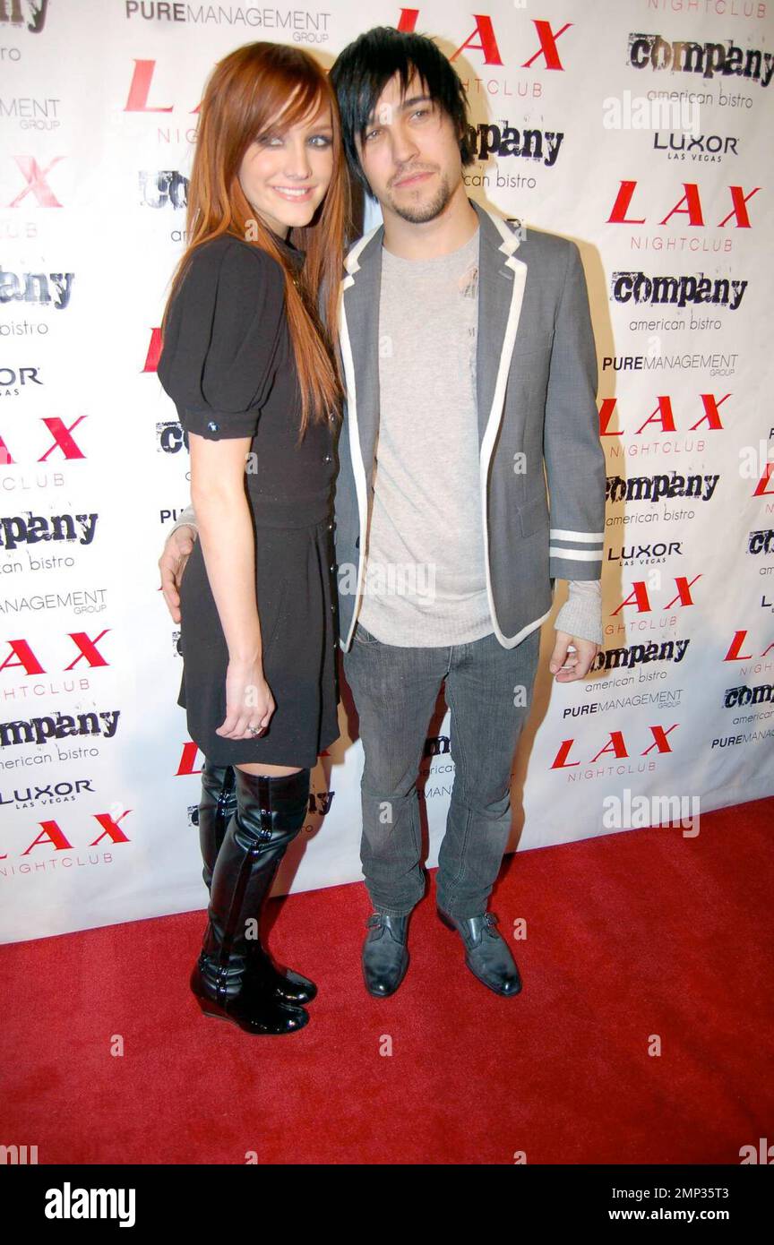 Ashlee Simpson, Pete Wentz and Ashlee's father, Joe Simpson, arrive at ...