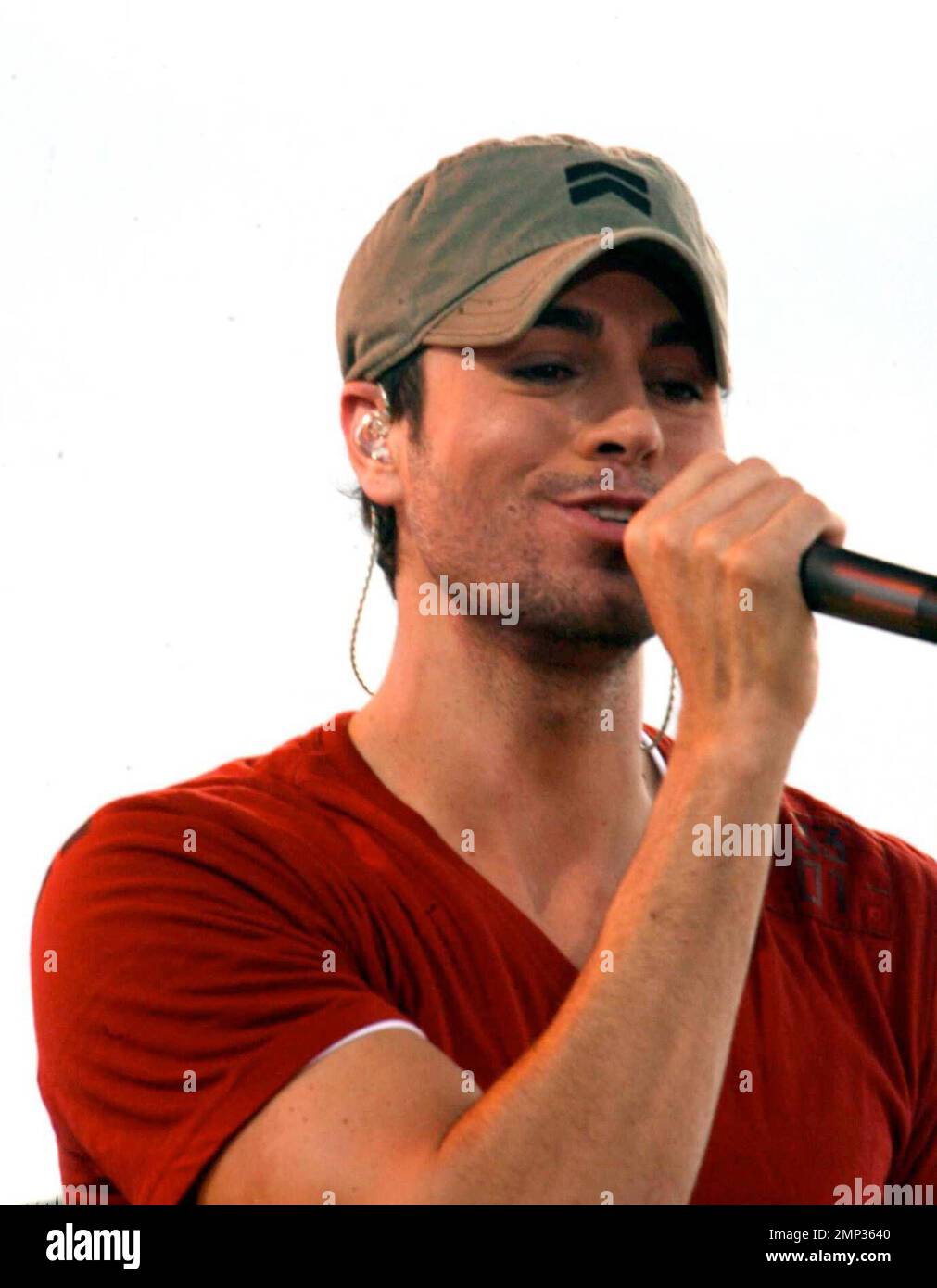 Enrique iglesias beach hi-res stock photography and images - Alamy