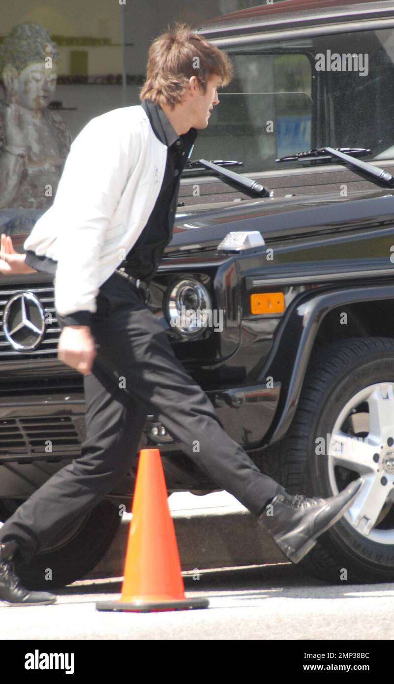 Ashton Kutcher seems to be flying high on the set of his new movie ...