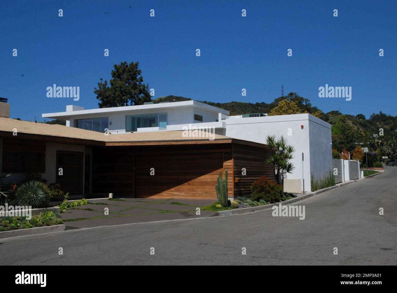 Exclusive!! This is reportedly Matthew Perry's new house in the hills ...