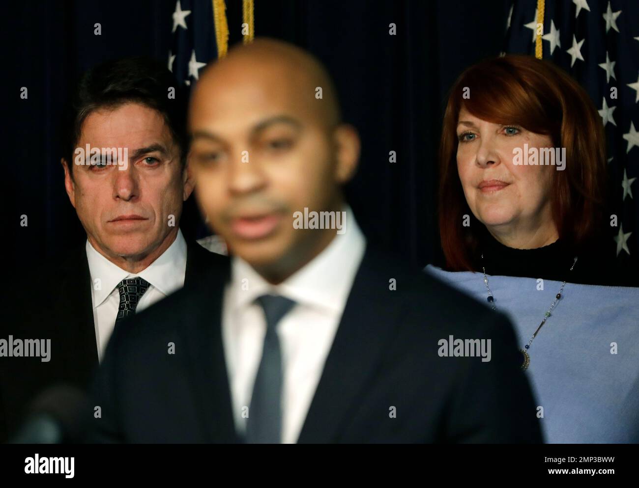 Former Chicago Bears running back Mike Adamle, left, and Illinois state ...