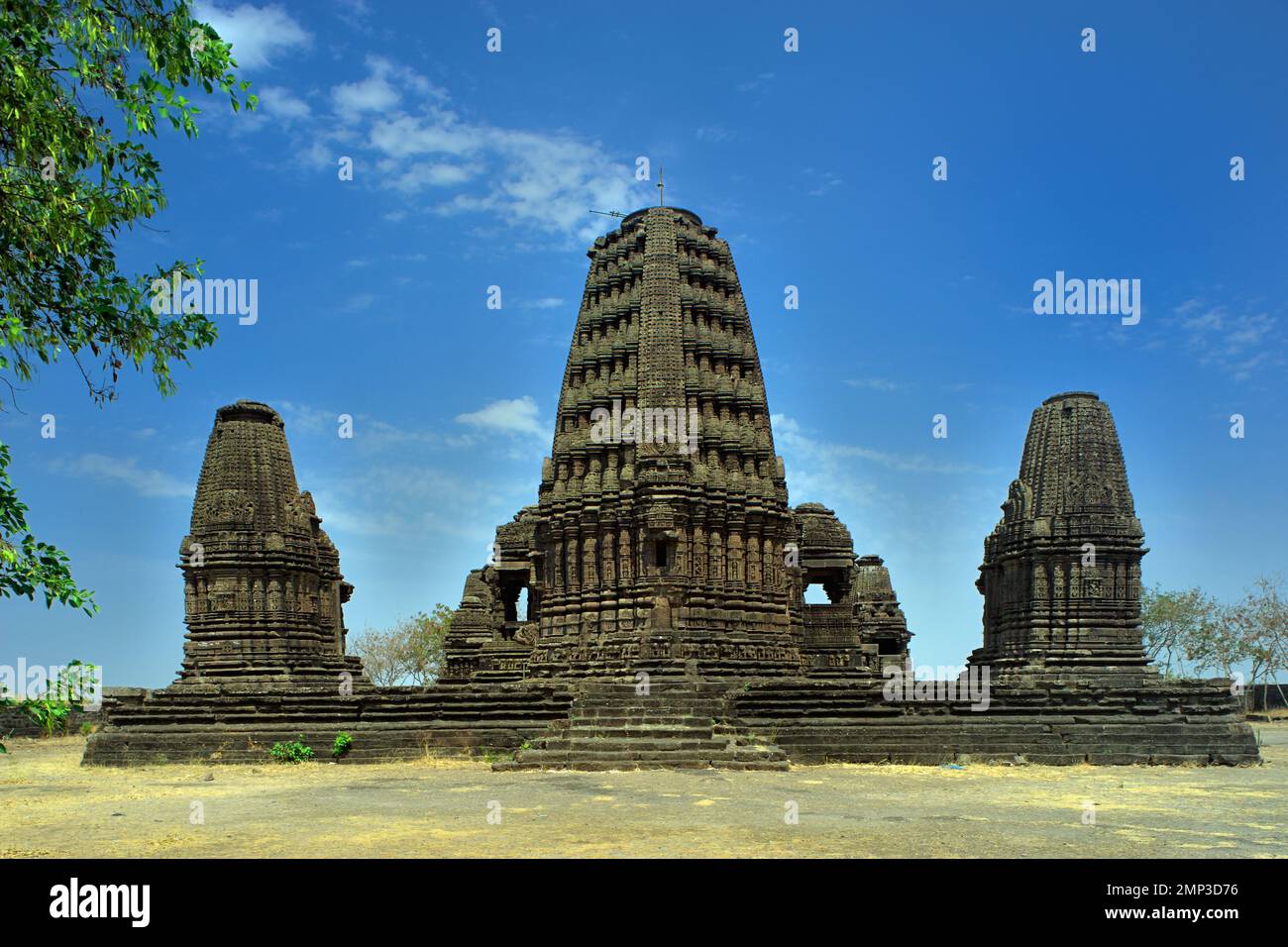 16-04-2009 Hemadpanthi style of architecture Gondeshwar Temple ... 16-04-2009 Hemadpanthi style of architecture Gondeshwar Temple ...