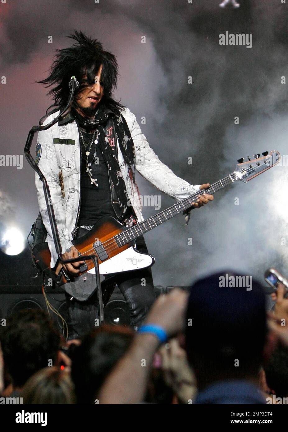 Motley Crue performs and announces Crue Fest featuring Buckcherry ...