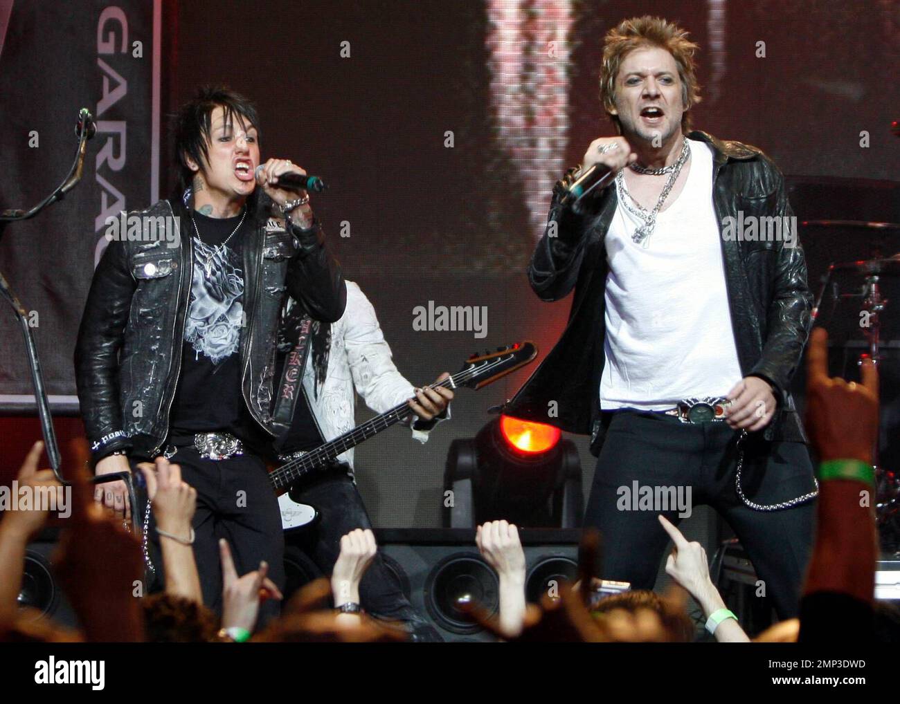 Motley Crue performs and announces Crue Fest featuring Buckcherry ...