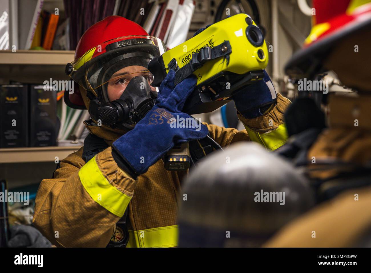 Naval firefighting thermal imager nfti hi-res stock photography and ...