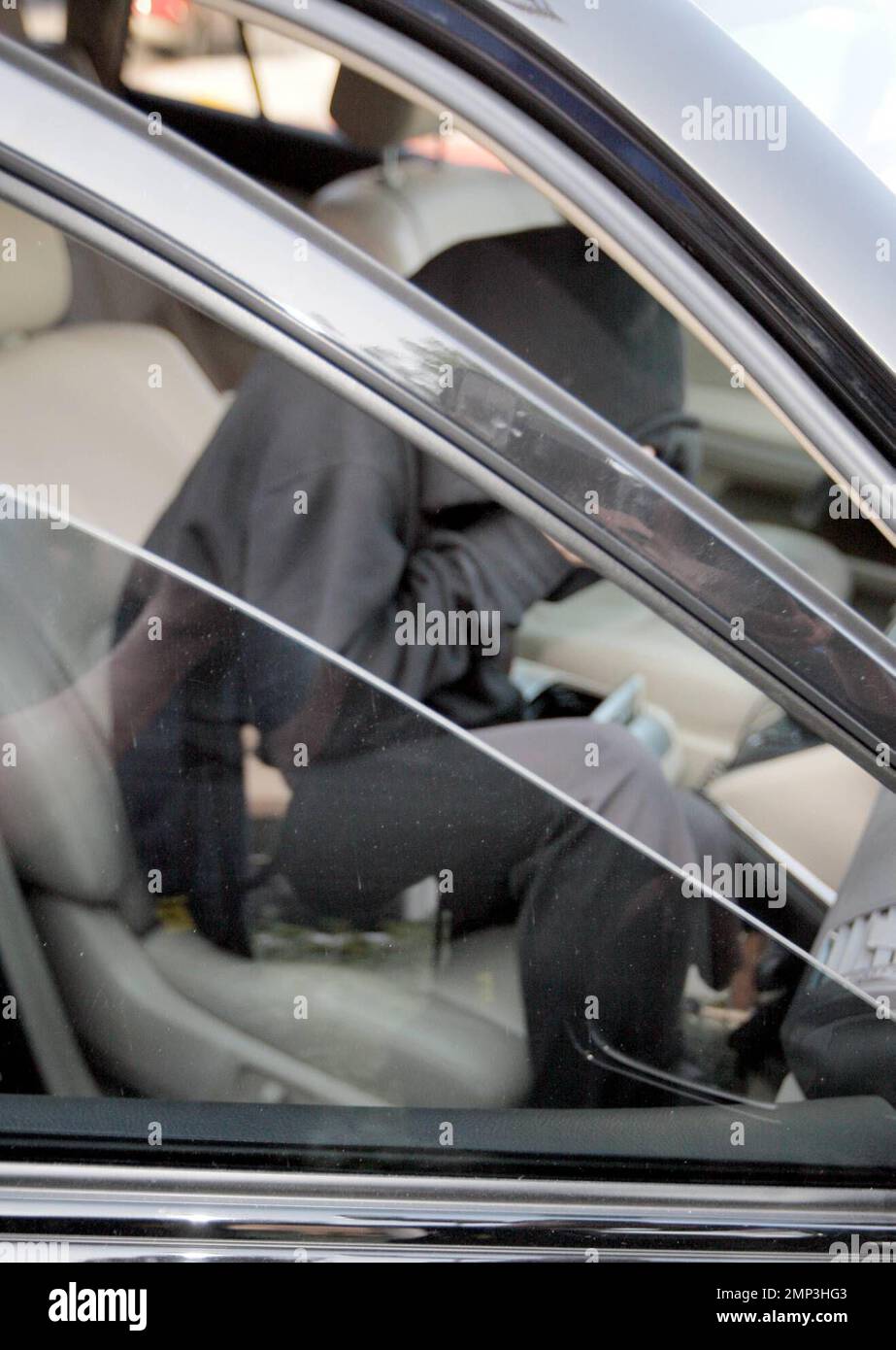 "Samantha Who?" star Christina Applegate covered up and hid from ...