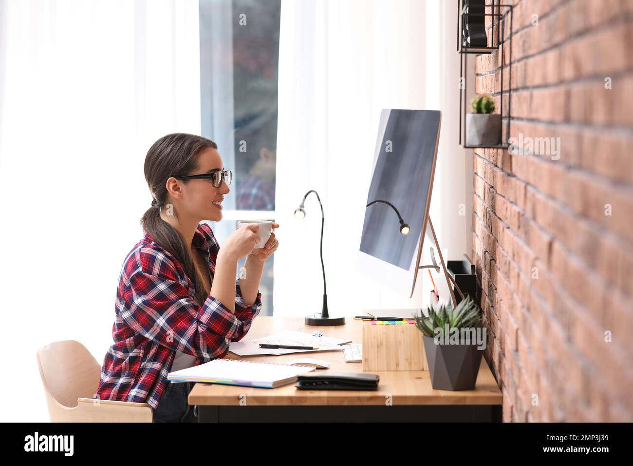 Professional journalist hi-res stock photography and images - Alamy
