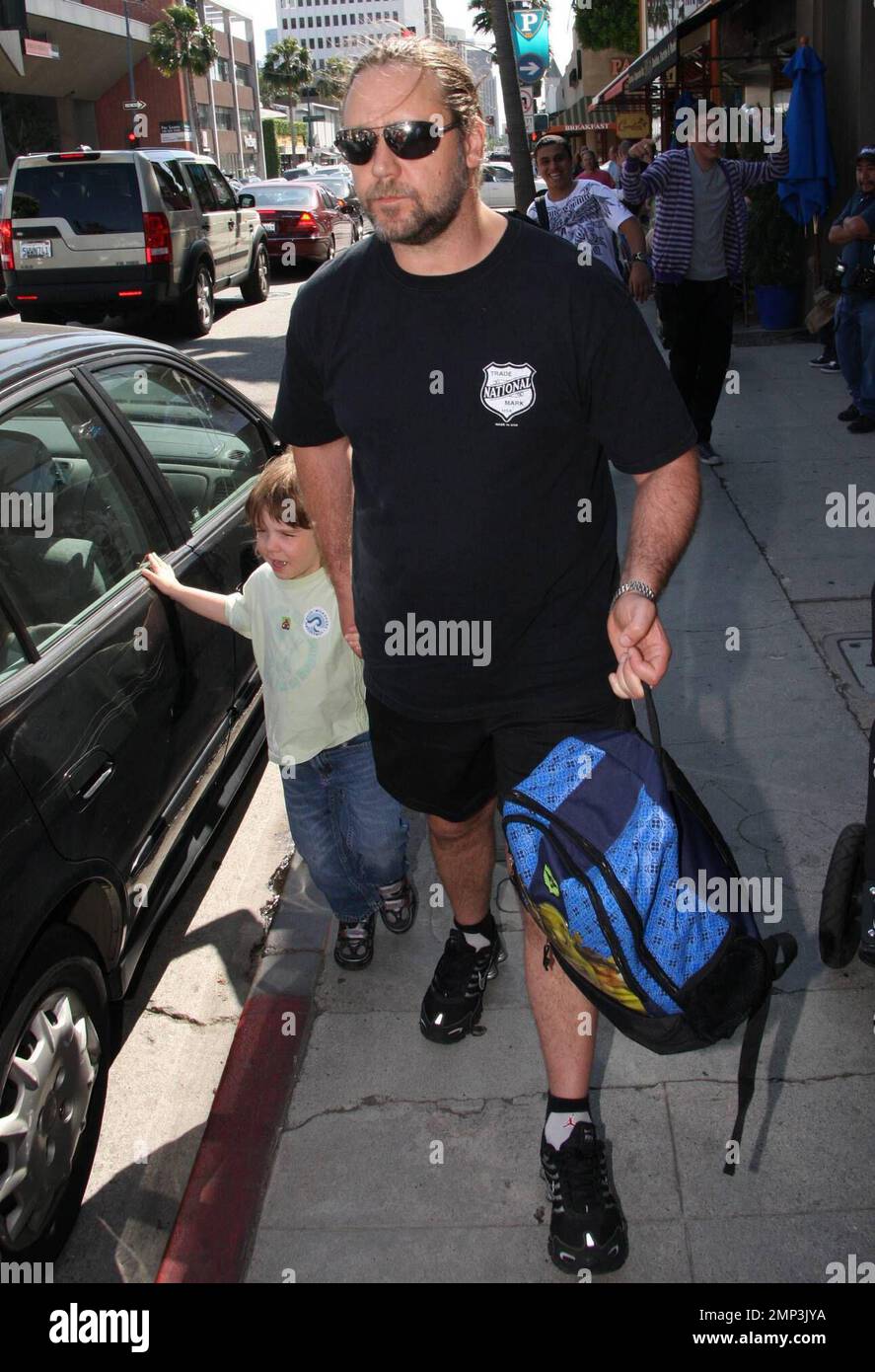 Russell Crowe takes the kids for lunch at the Euro Caffe in Beverly ...