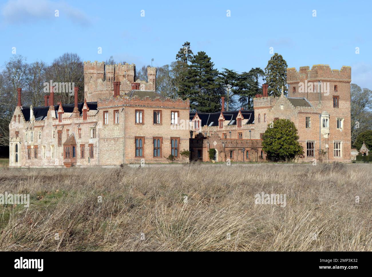 Oxburgh Estate Moated Manor House Stock Photo - Alamy