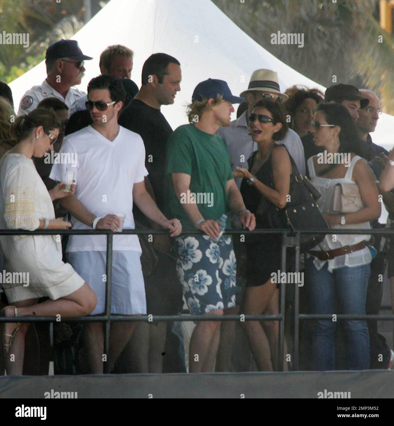 Exclusive!! Owen Wilson and Vince Vaughn take a Sunday afternoon bike ...