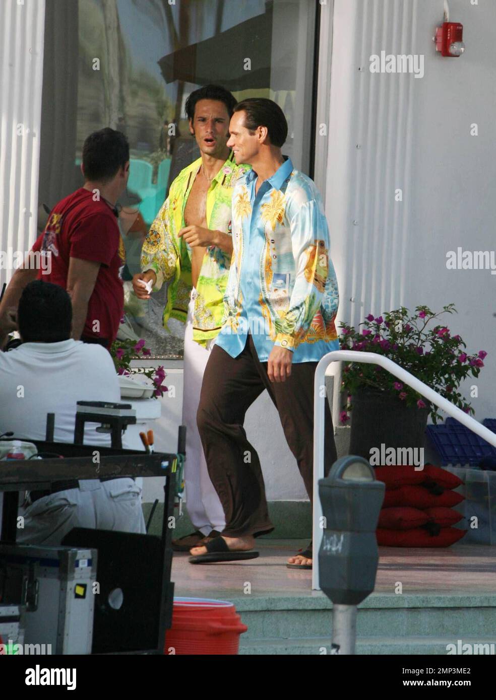 Jim Carrey films 'I Love You Phillip Morris' in the Art Deco District ...