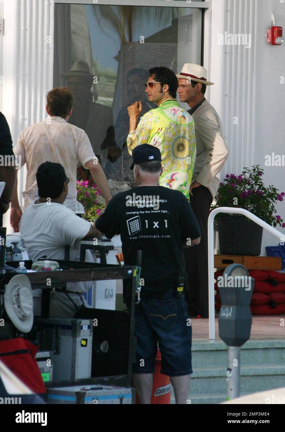 Jim Carrey films 'I Love You Phillip Morris' in the Art Deco District ...