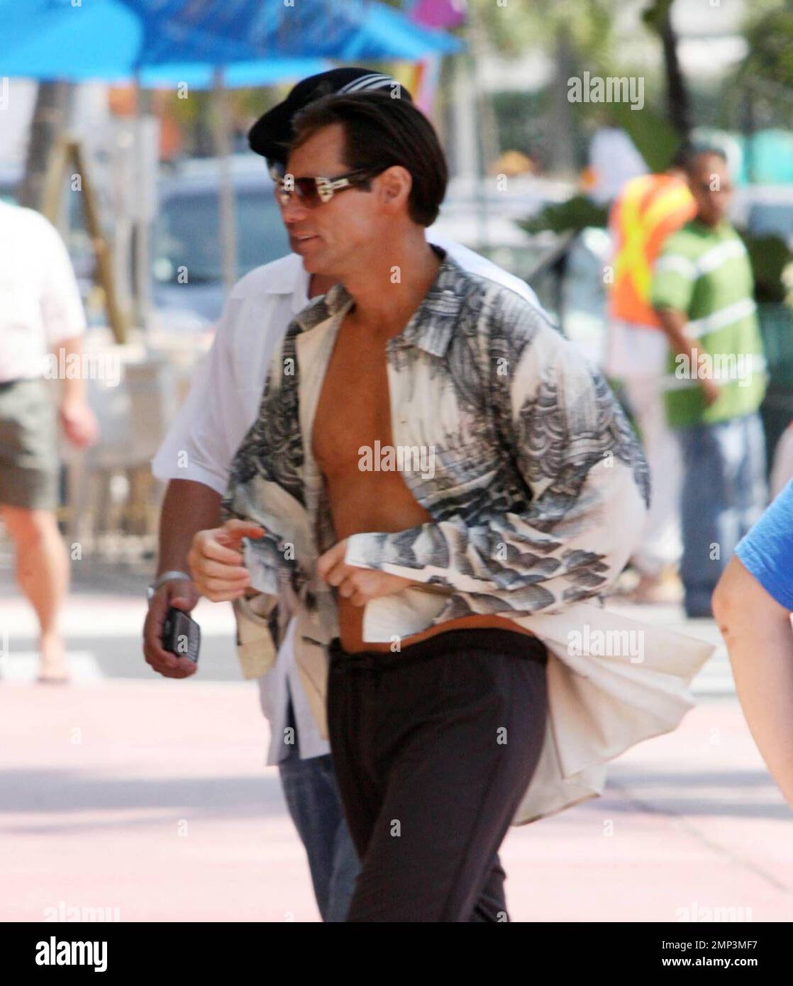 Jim Carrey films 'I Love You Phillip Morris' in the Art Deco District ...