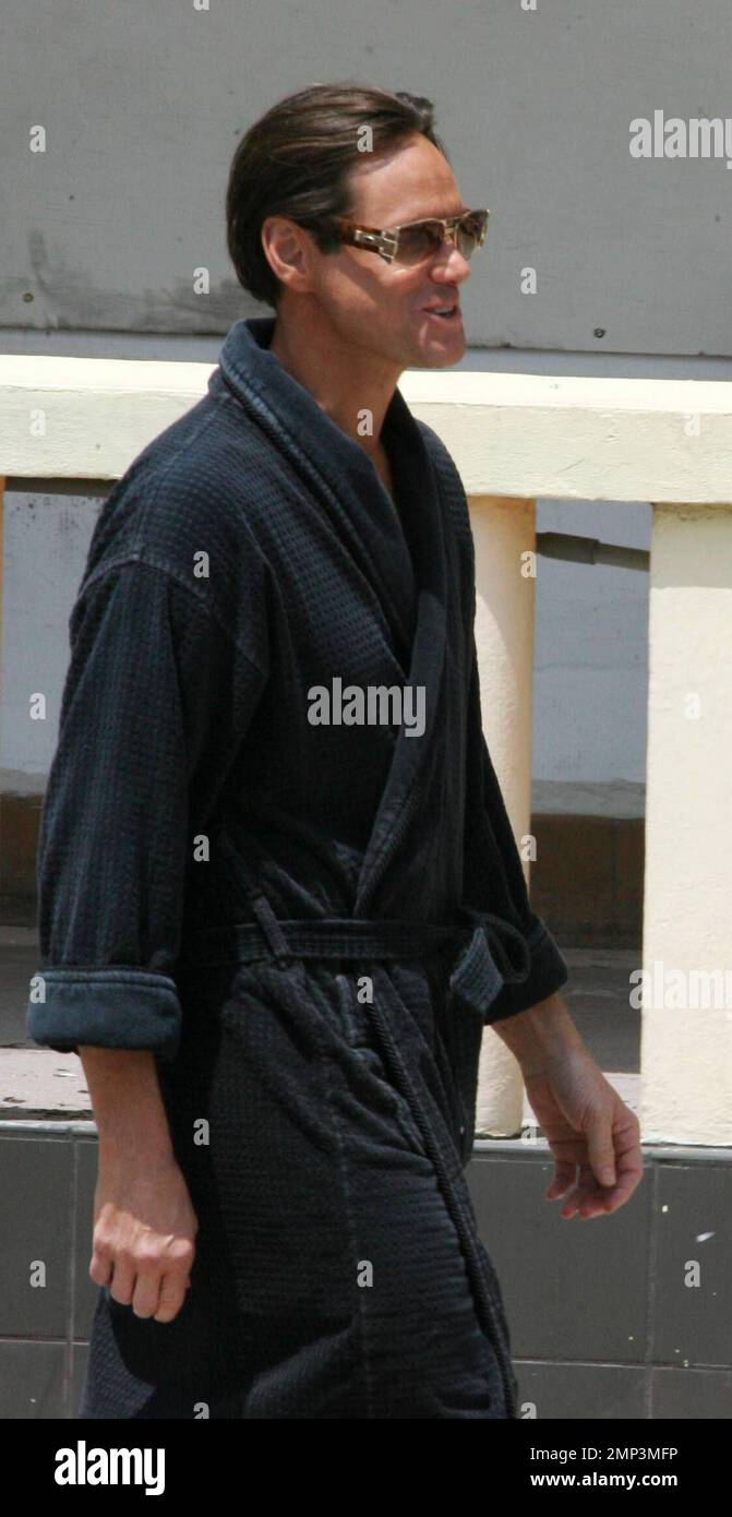 Jim Carrey films 'I Love You Phillip Morris' in the Art Deco District ...