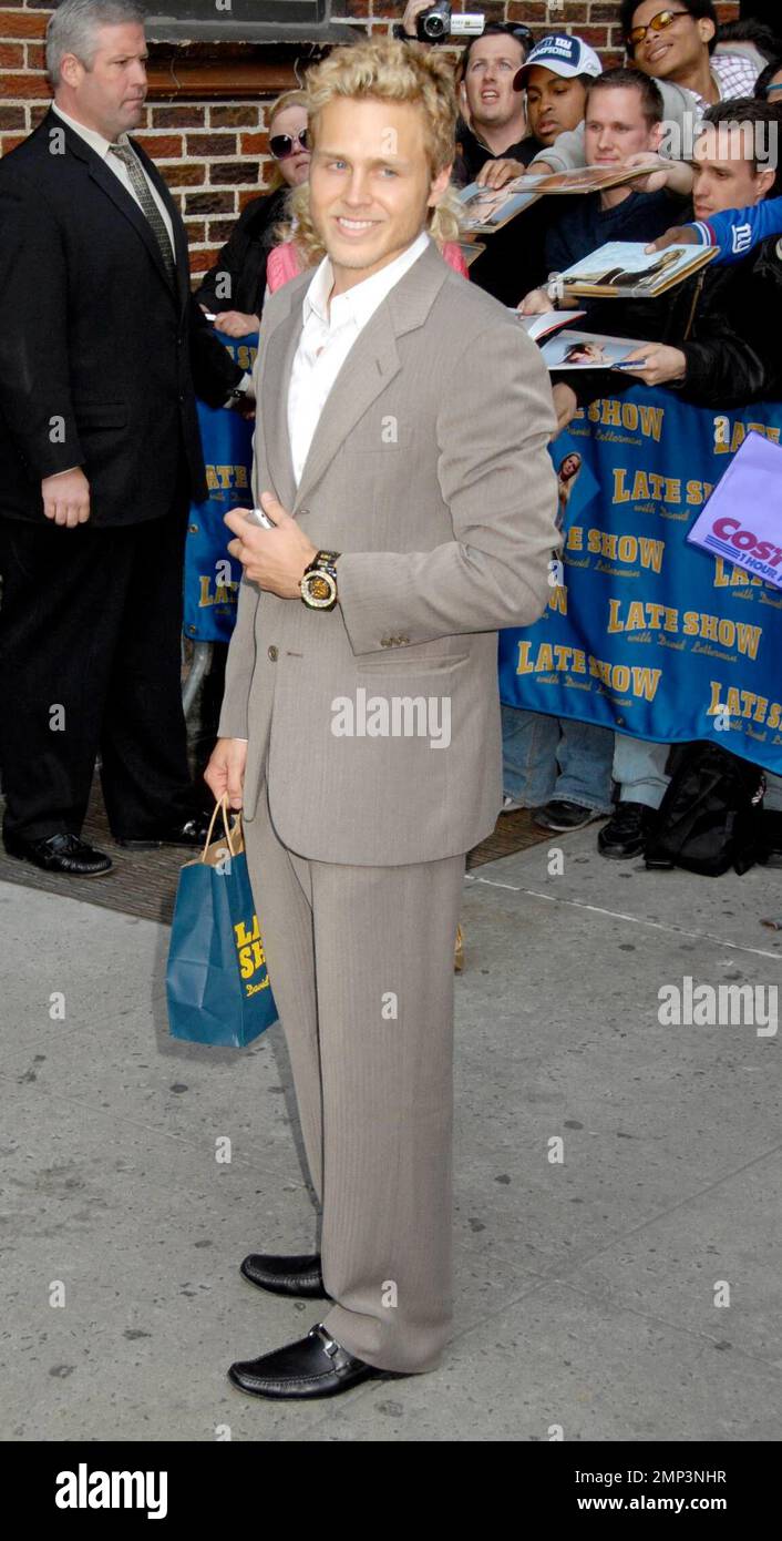 Heidi Montag looks beautiful in a delicate pink dress as she poses with ...