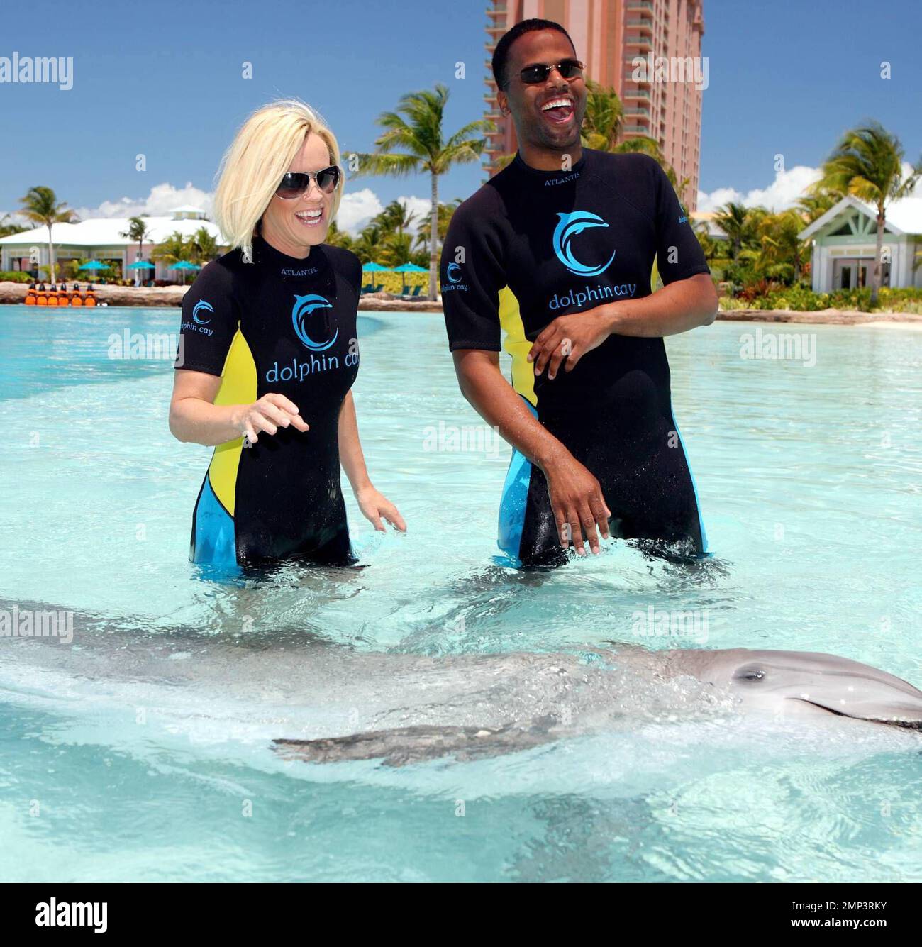 Exclusive!! Jenny McCarthy and Extra host A.J. Calloway film an exerpt ...