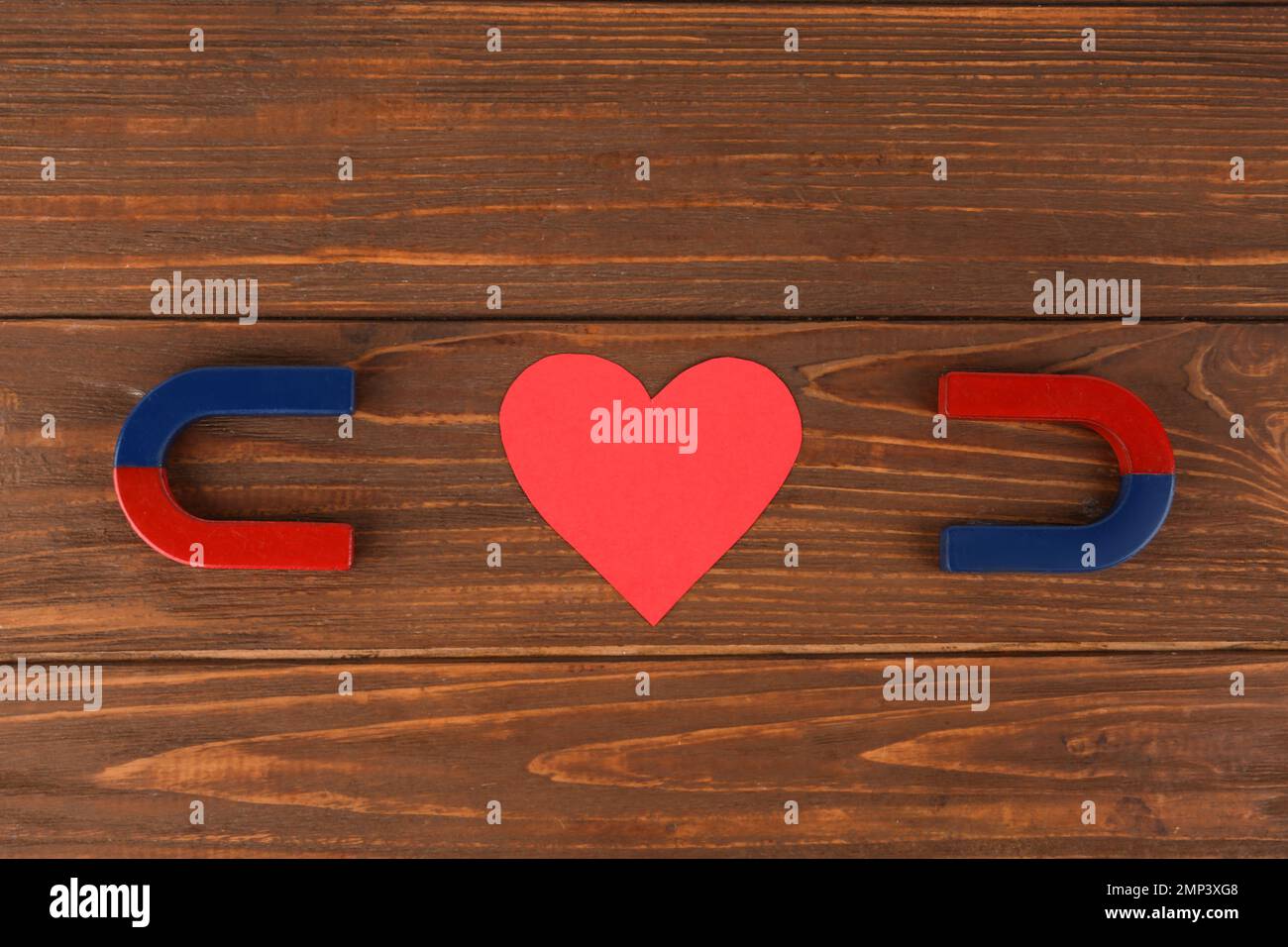 Heart magnets hi-res stock photography and images - Alamy