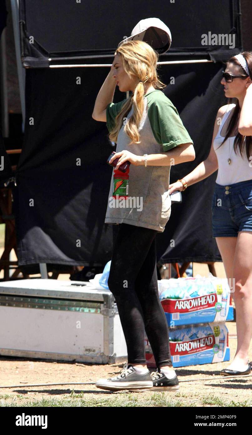 Lindsay Lohan is hot! Lindsay was on the set of her new film, "Labor Pains" today in the ...