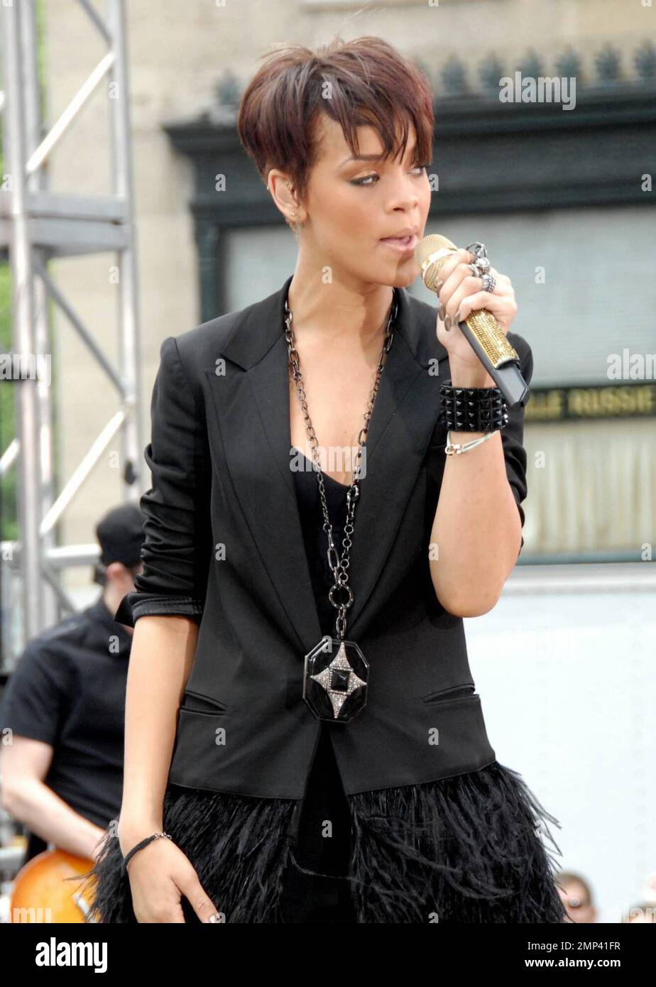 Rihanna performs live on NBC's Today Show, Rockefeller Plaza, New York ...