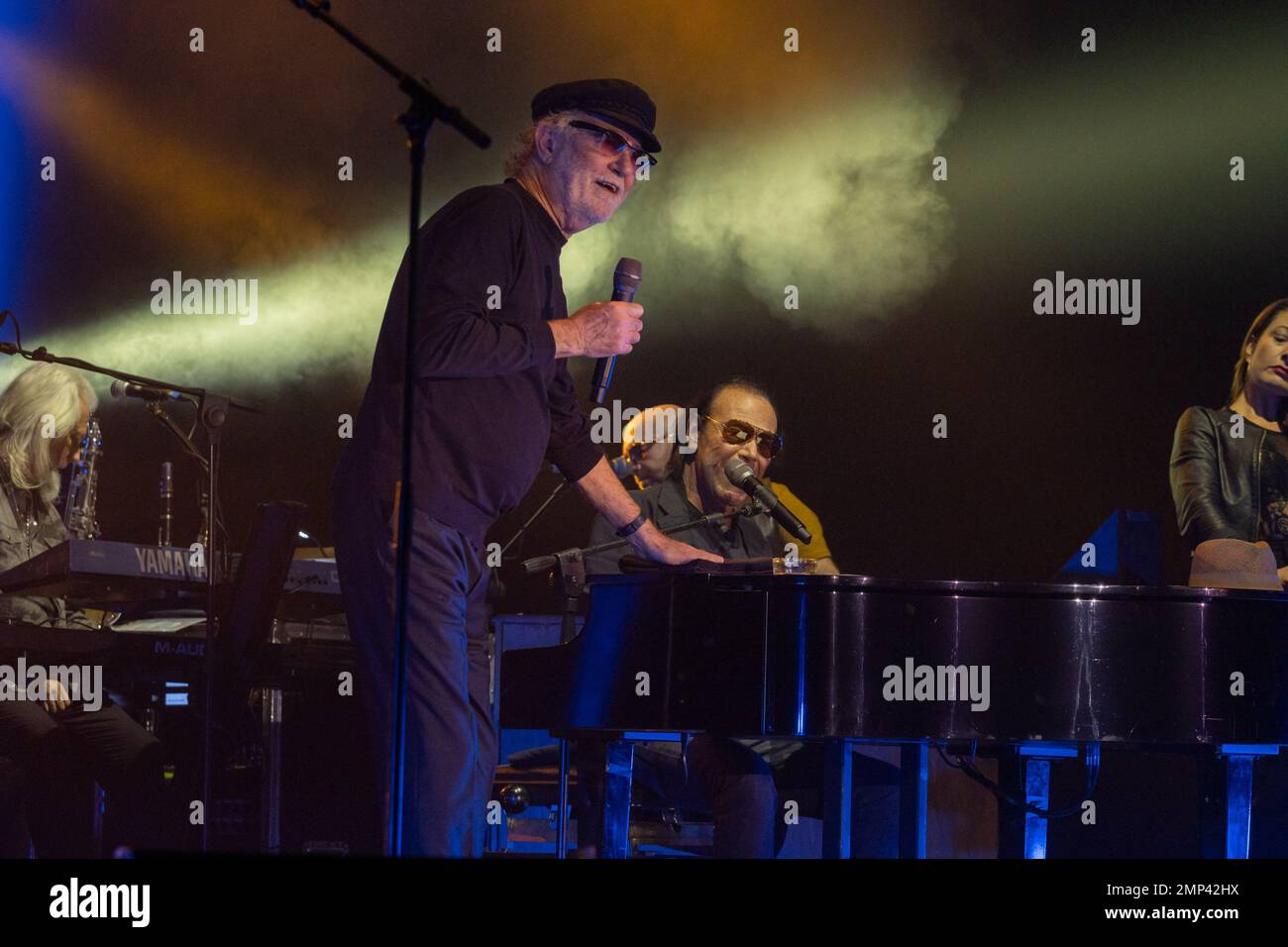 Antonello Venditti and Francesco De Gregori during Venditti e De ... Antonello Venditti and Francesco De Gregori during Venditti e De ...